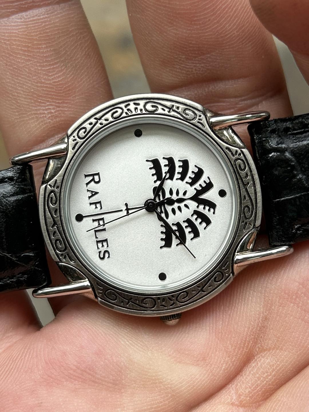 Raffle Quartz Vintage watch stainless Steel back , made in Japan ...