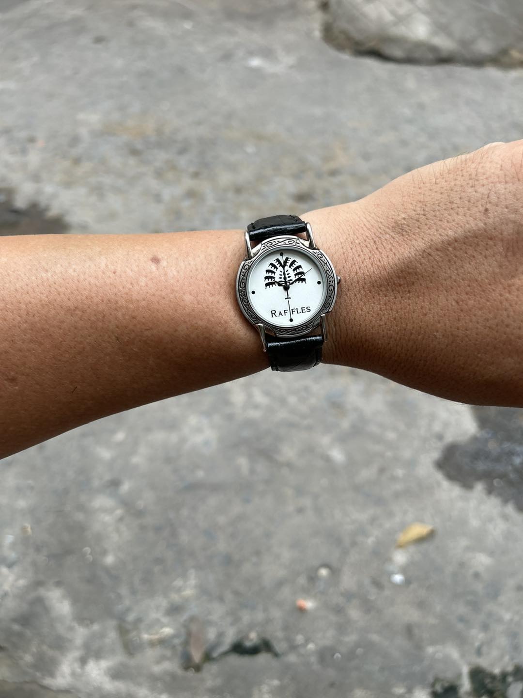 Raffle Quartz Vintage watch stainless Steel back , made in Japan ...