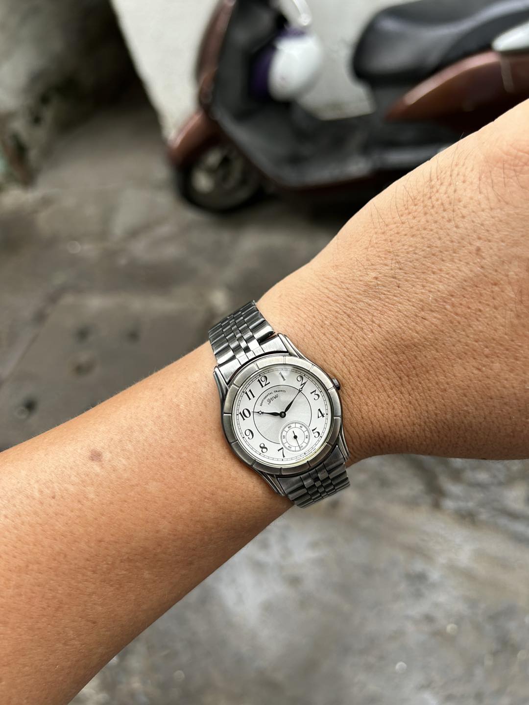 Sentimental Graffiti YOU Quartz Vintage watch stainless Steel back ...