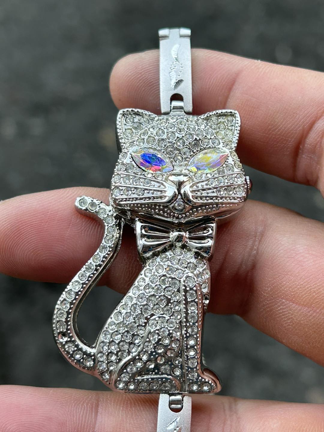 Rapports Crystals Cat quartz watch stainless steel back, made in Japan ...