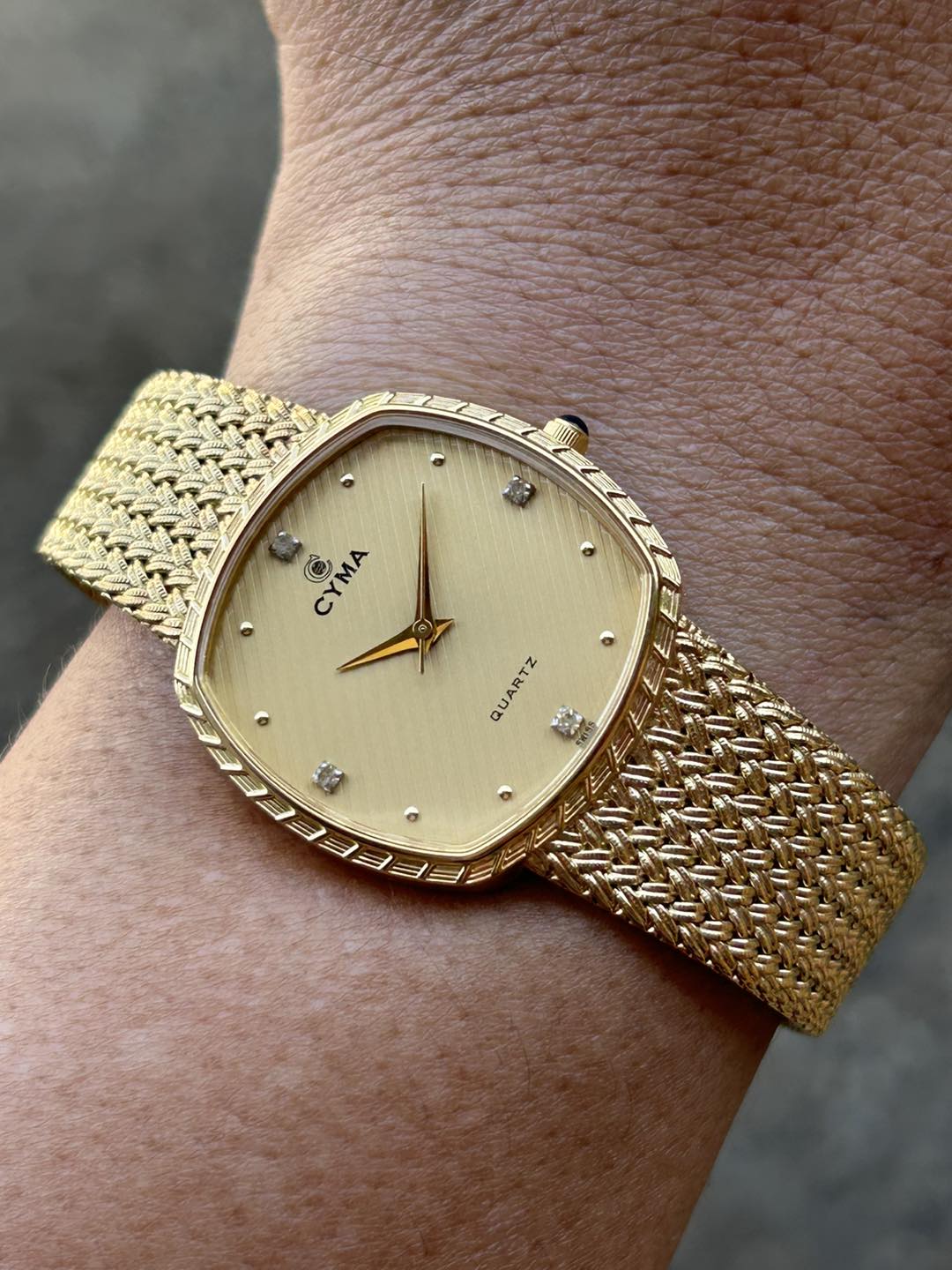 CYMA Le Locle Quartz watch 604 / case no.9033853 , Swiss made. – Long's ...