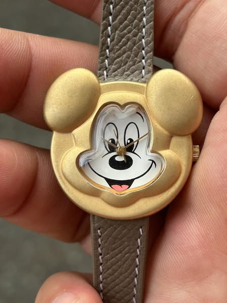Disney – Mickey Quartz Watch M46 , made in Japan . – Long's Fine Watches