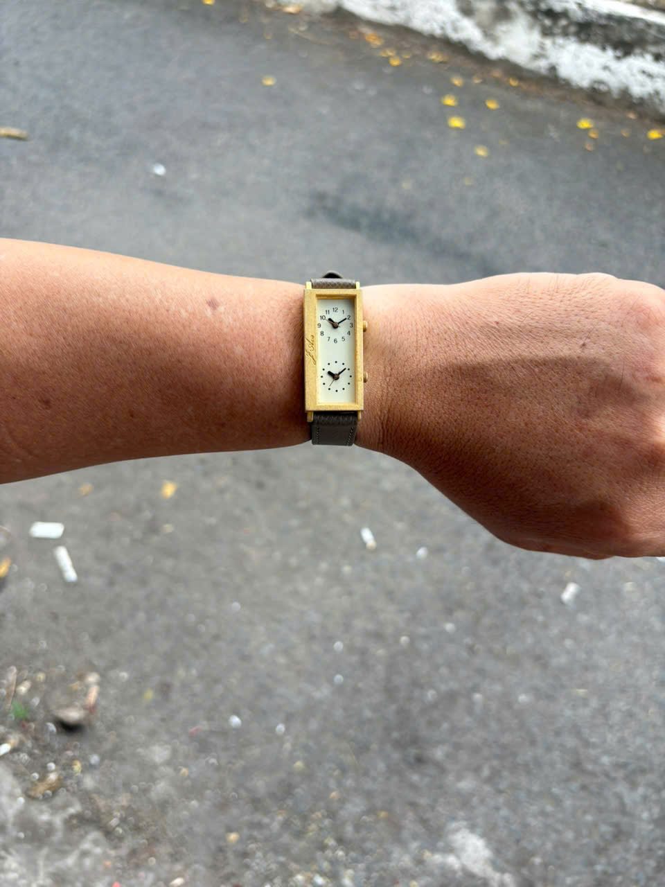 J Axis dual time WATCH Quartz stainless Steel back 20/520-C, made in ...
